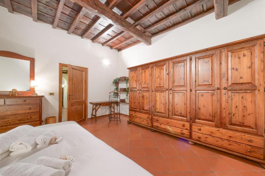 Medieval Rustic Home Interiors