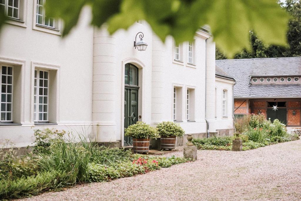 Kleines Schloss Lanke, Wandlitz (updated prices 2026)