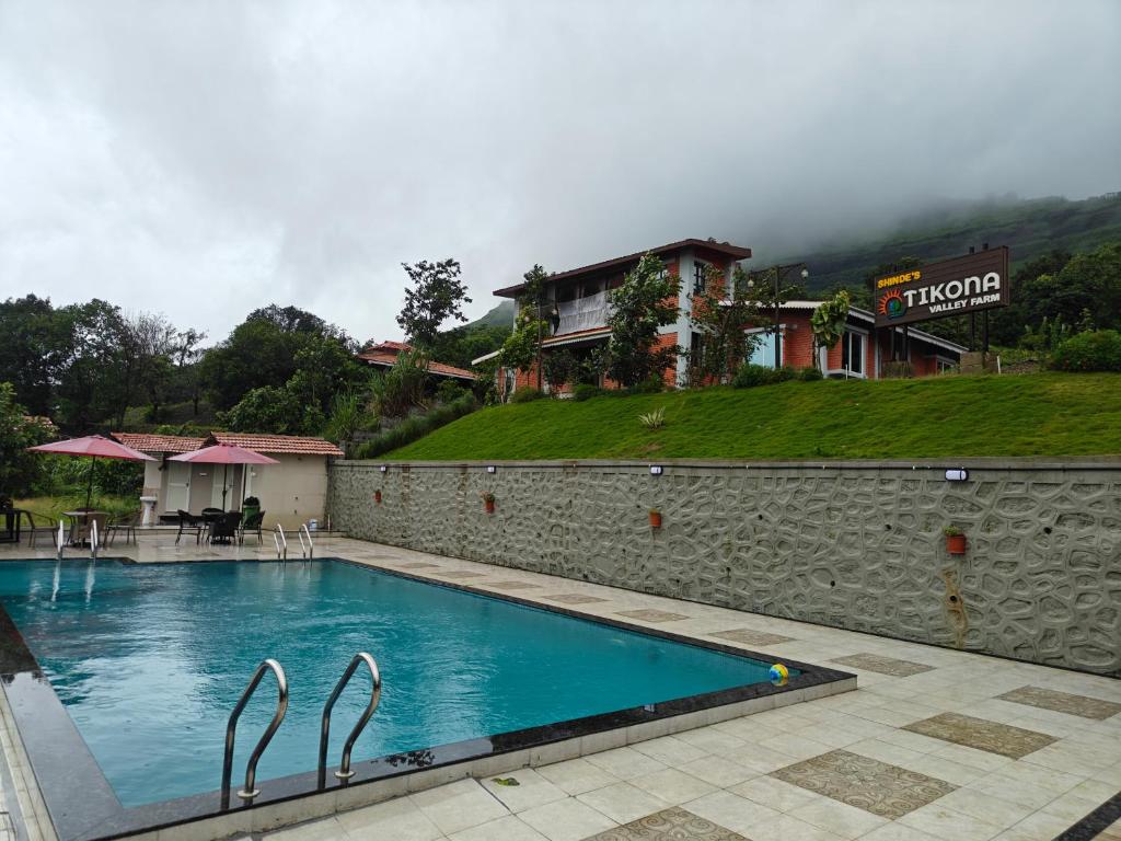 Shinde's Tikona Valley Farm, Pune (updated prices 2026)