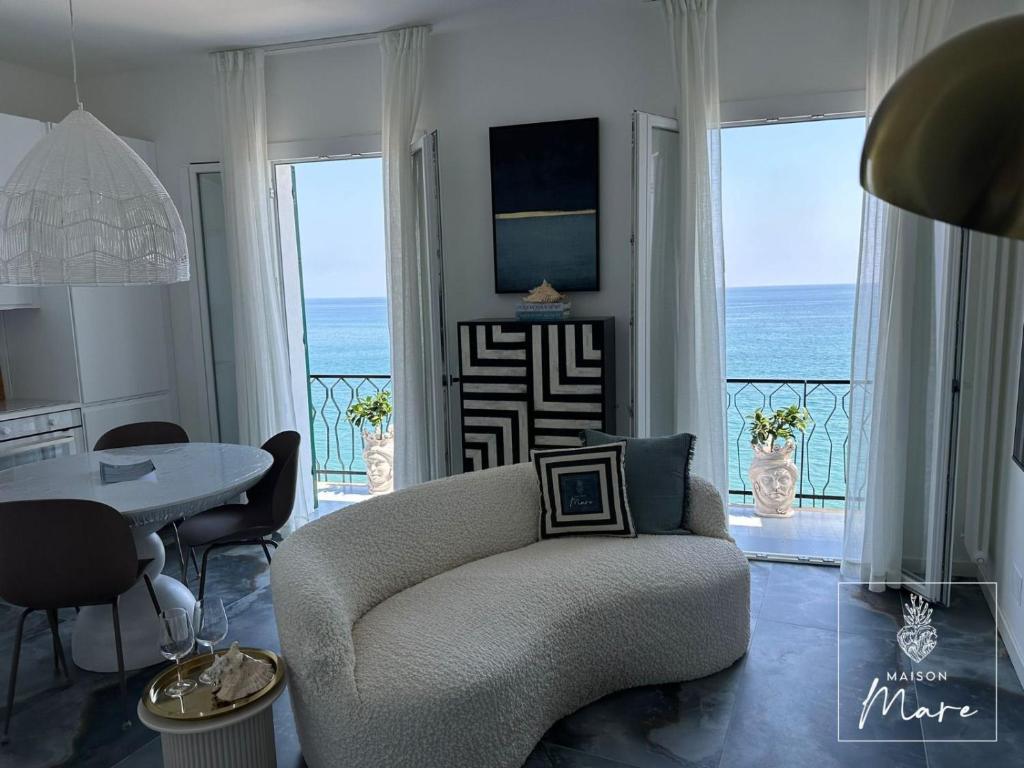 "Maison Mare" Fronte Spiaggia, Ceriale (updated prices 2025)