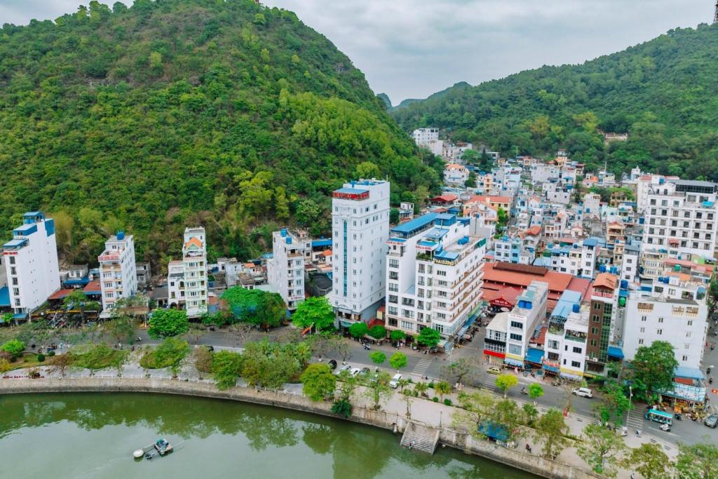 Chu Long Hotel Catbaisland, Cat Ba (updated prices 2025)