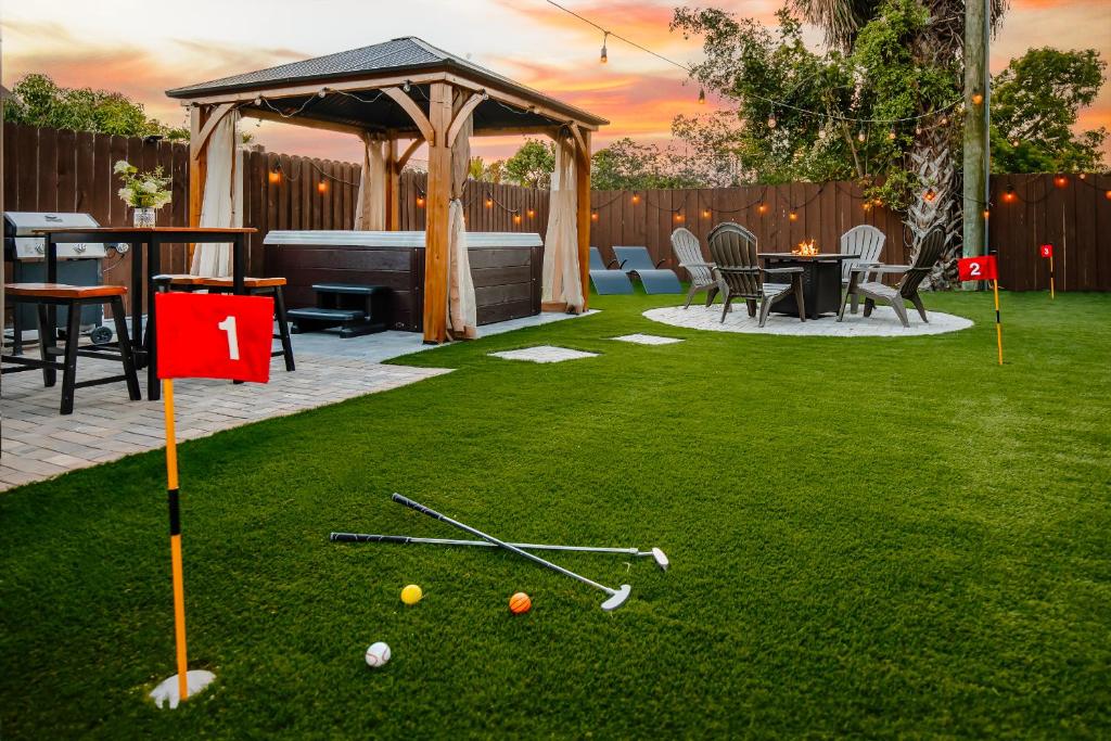 Brick Enclave with Mini Golf & SPA, 5mins to beach, Naples (precios ...