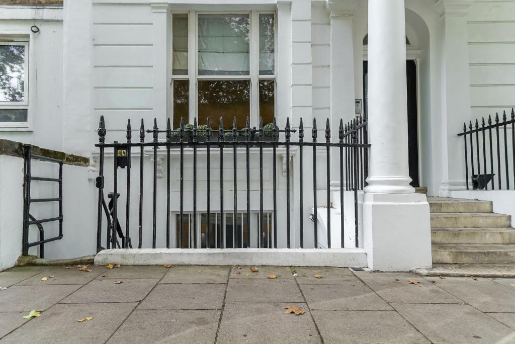 2BR Apartment near Notting Hill, London (updated prices 2025)