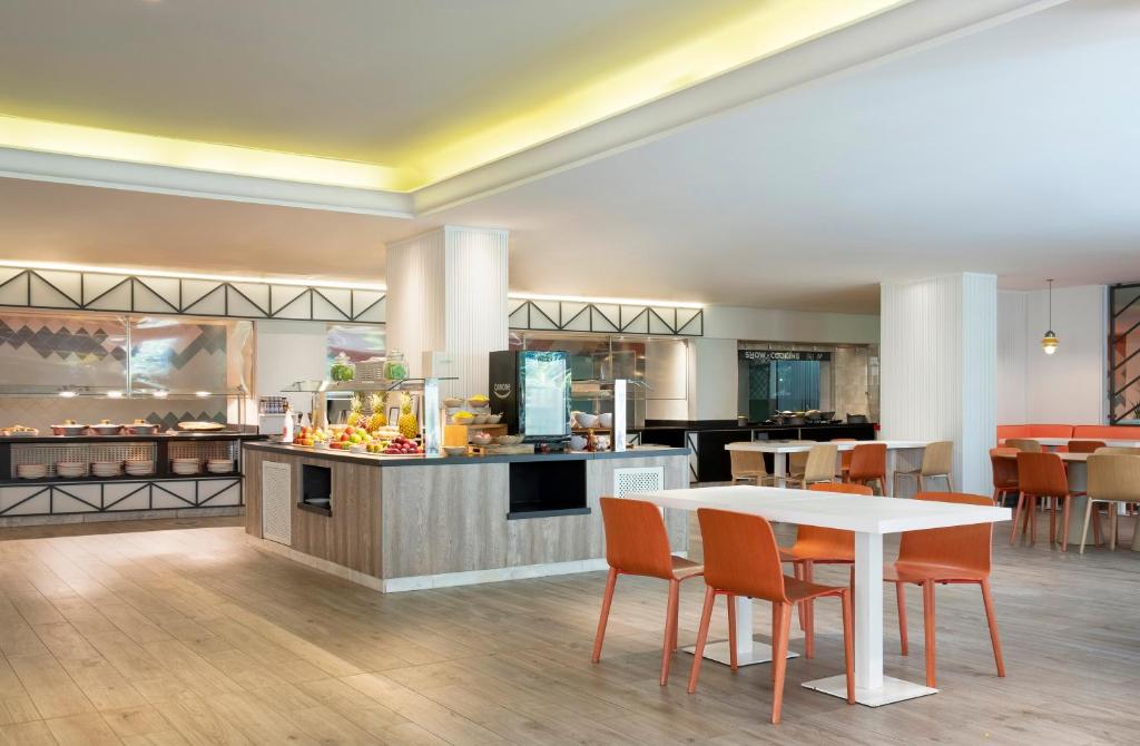 Sol Katmandu Park & Resort, Magaluf (updated prices 2025)