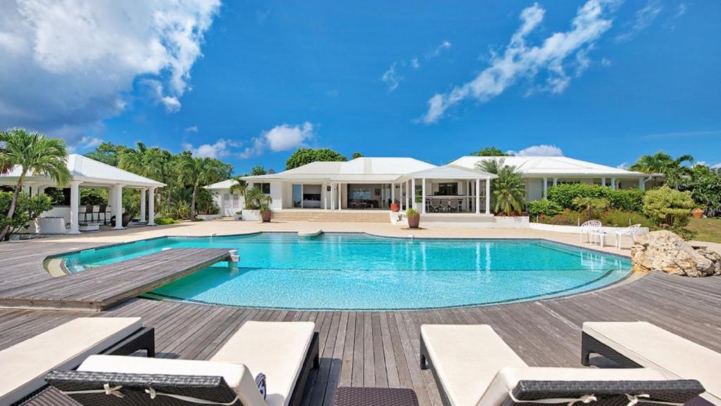 Ideal family villa with enchanting ocean views, Les Terres Basses ...