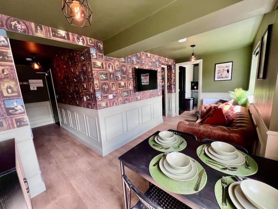 Quirky, Newly Converted Flat, Worcester (updated prices 2025)