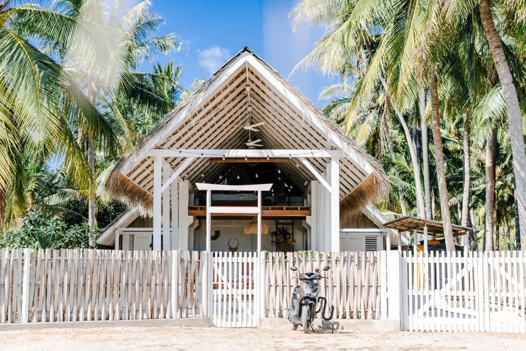 Rote White House, Nembrala (updated prices 2025)