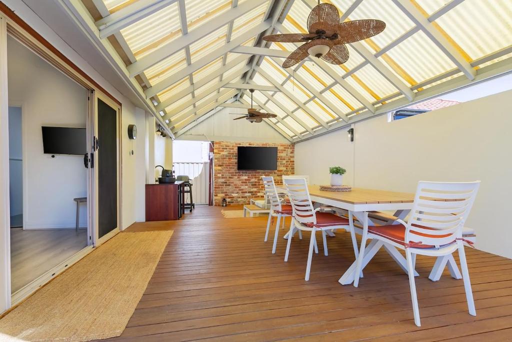 Manning Private Escape By Swan Bnb Management, Perth (precios ...