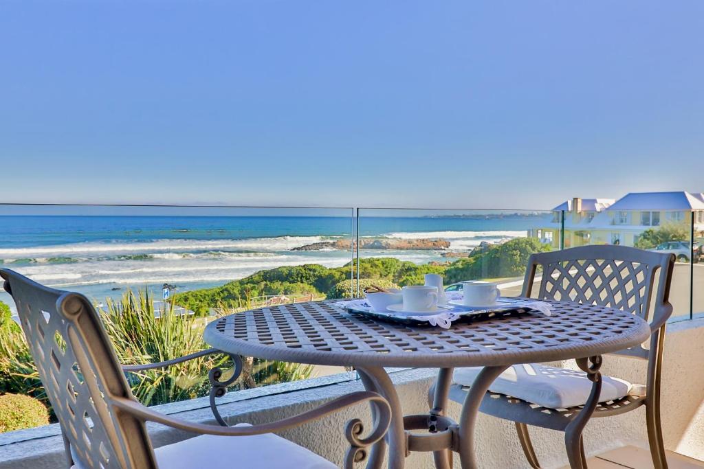 Hermanus Beachfront Lodge - Solar Power, Hermanus (updated prices 2025)