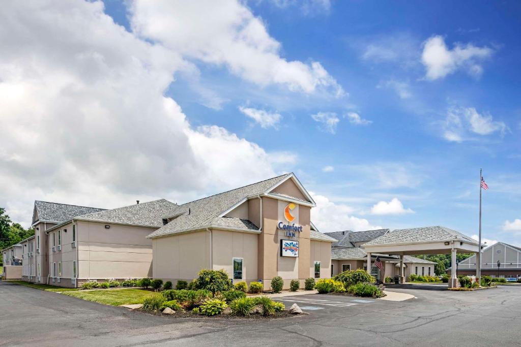 Comfort Inn Splash Harbor, Bellville (updated prices 2024)
