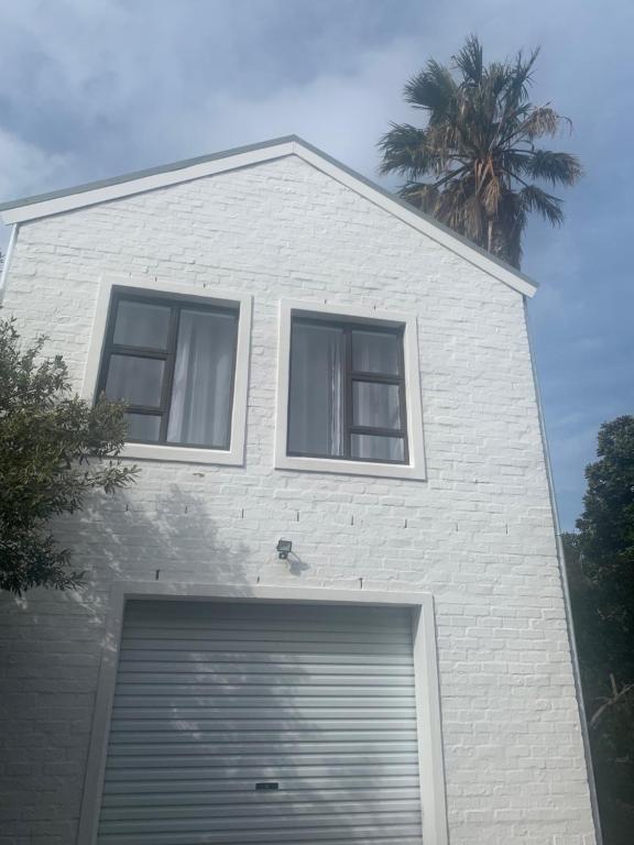 Two Palms Cottage, Hermanus (updated prices 2026)