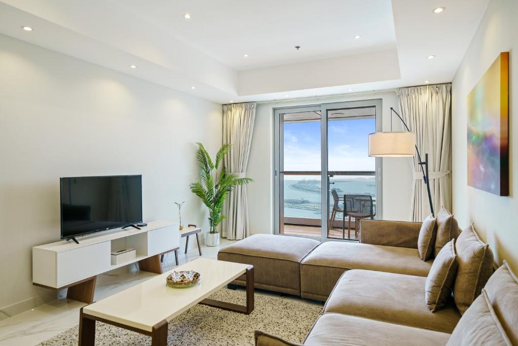 Sky Haven in 45th Floor 2BR with Dubai Harbour Views, Dubai (updated prices 2025)