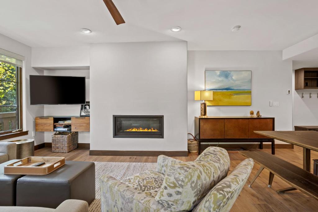 30 Cresta - Unit 202, Edwards (updated prices 2025)