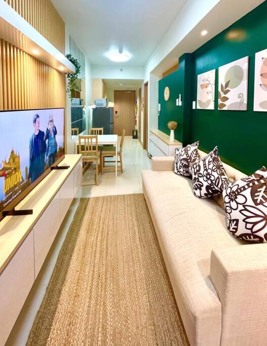 Cozy affordable stay near MOA, airport & bay view, Manila (updated ...