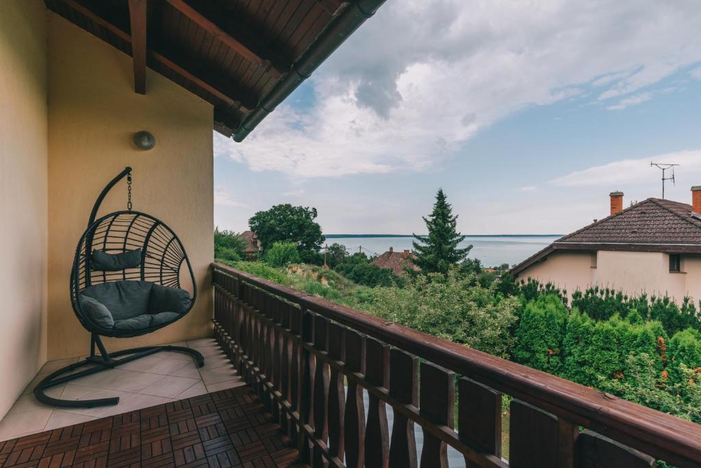 Balatoni Est, Balatonalmádi (updated prices 2025)