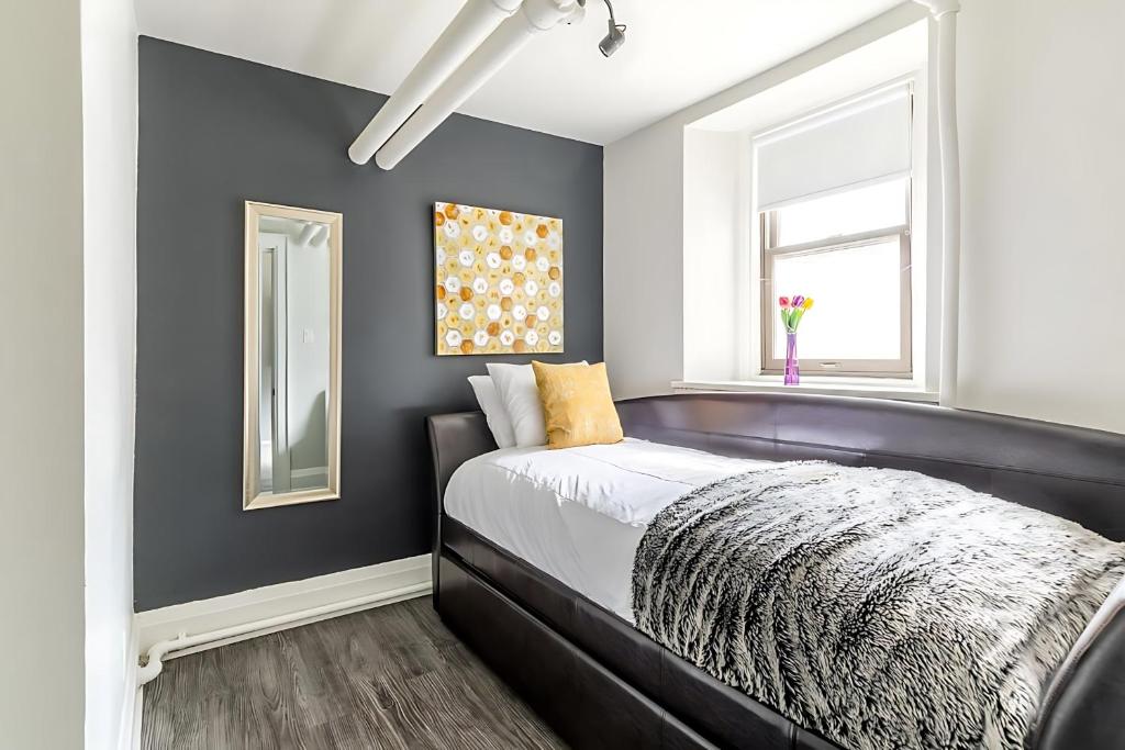 Modern 2BR Condo - Centrally Located Downtown, Hamilton (updated prices ...