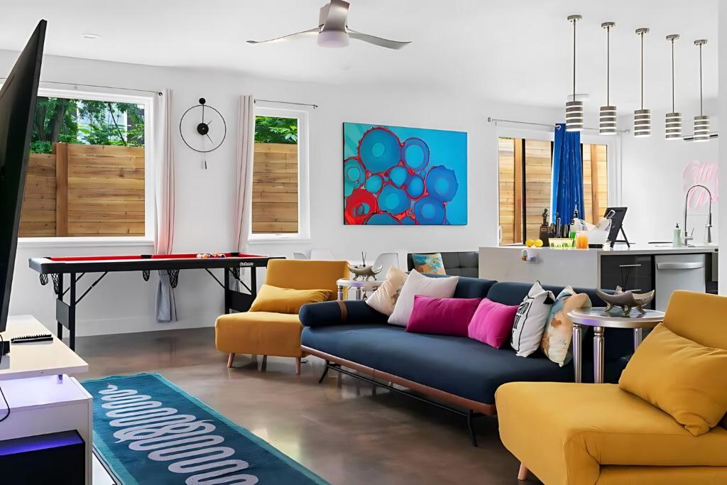 Downtown Modern House Surrounded in Lush Greenery, Austin (precios ...