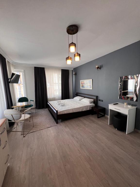 Galata studio, Istanbul (updated prices 2026)