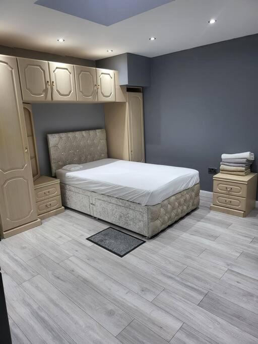 Heathrow Self contained studio-apartment, Colnbrook (updated prices 2026)