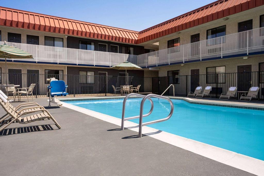 Days Inn by Wyndham Fresno South, Fresno (updated prices 2025)