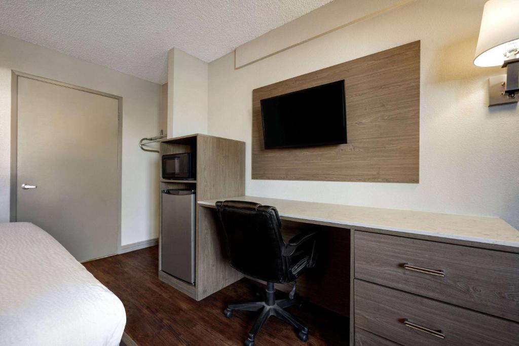 Days Inn by Wyndham Fresno South, Fresno (updated prices 2025)