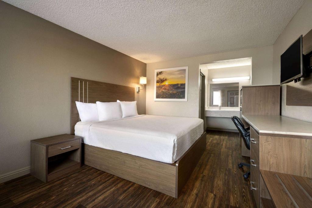 Days Inn by Wyndham Fresno South, Fresno (updated prices 2025)