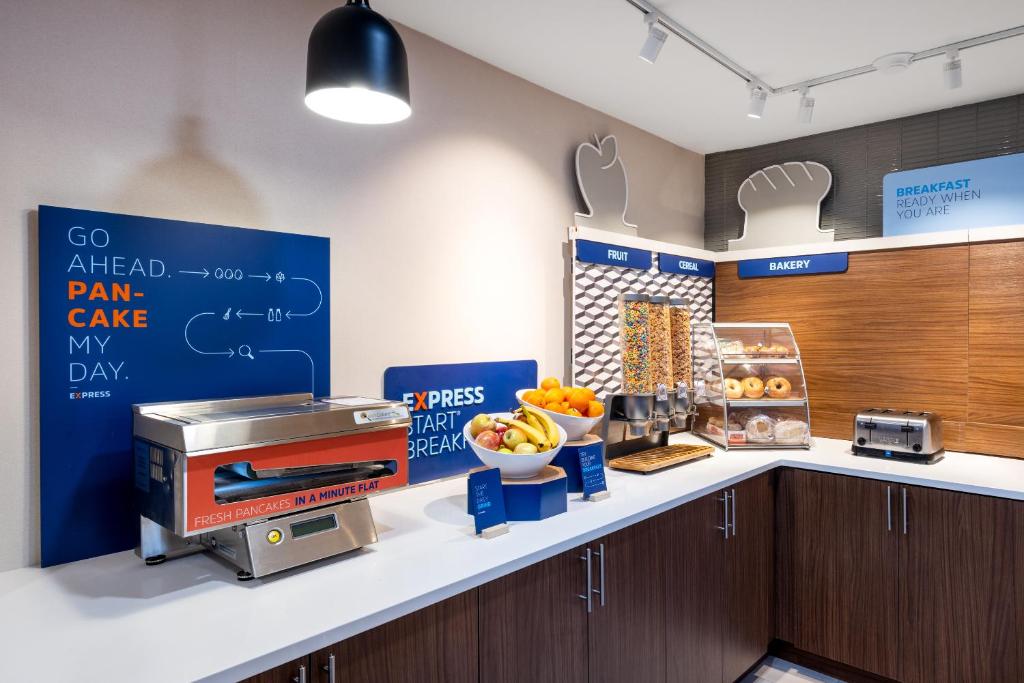 Holiday Inn Express Portland South - Lake Oswego by IHG, Lake Oswego ...