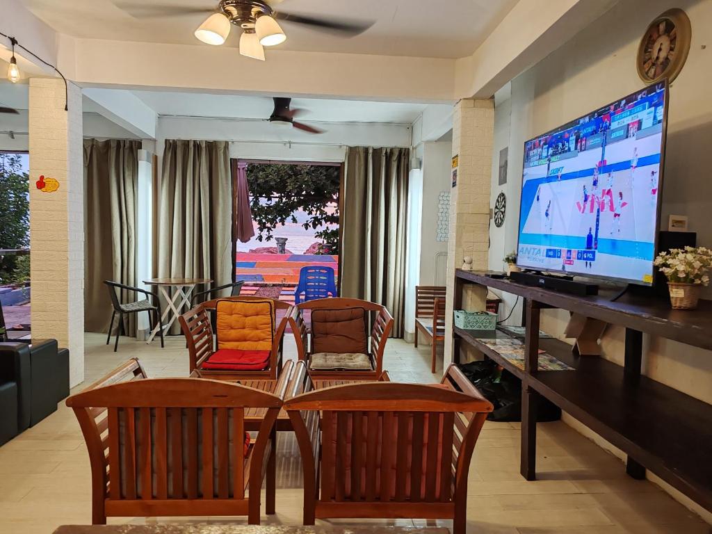 Sunset Seaview Bay Villa, Putatan (updated prices 2026)