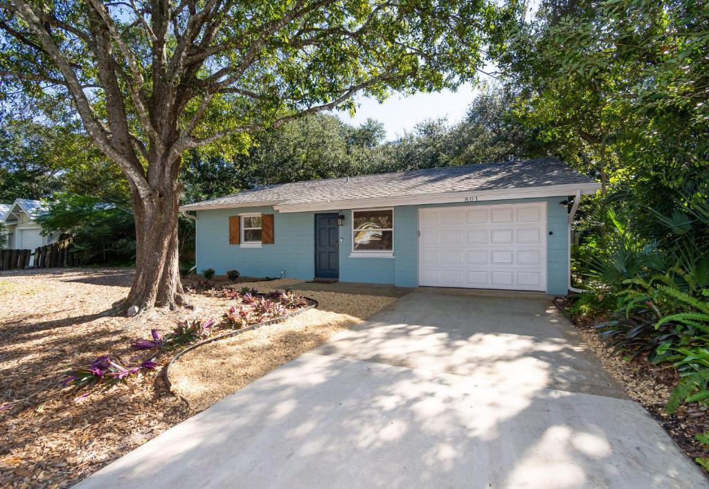 Slow MOcean Beach Oasis ~ Minutes to the Beach, New Smyrna Beach ...