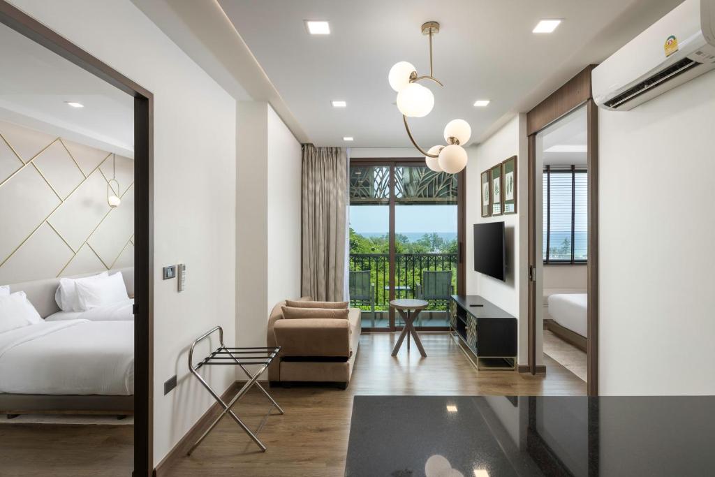 The Proud Karon Beach Phuket Trademark Collection By Wyndham, Карон-Бич ...