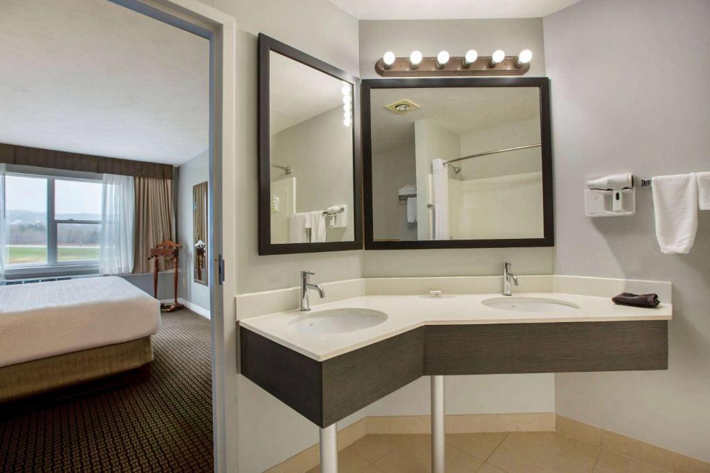 Days Inn & Suites by Wyndham Moncton, Moncton (updated prices 2025)