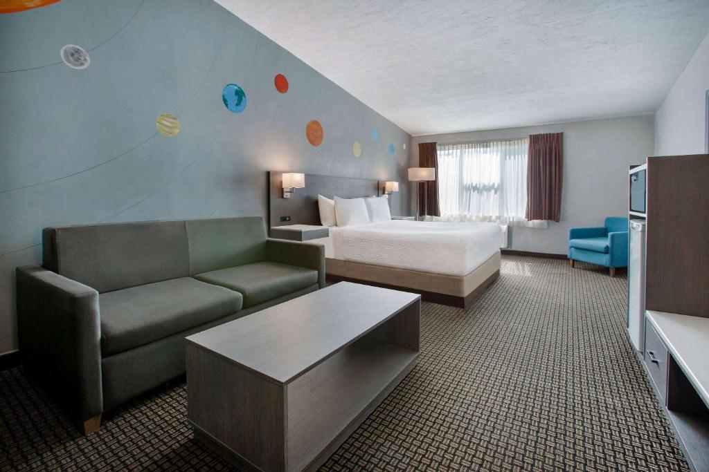 Days Inn & Suites by Wyndham Moncton, Moncton (updated prices 2025)