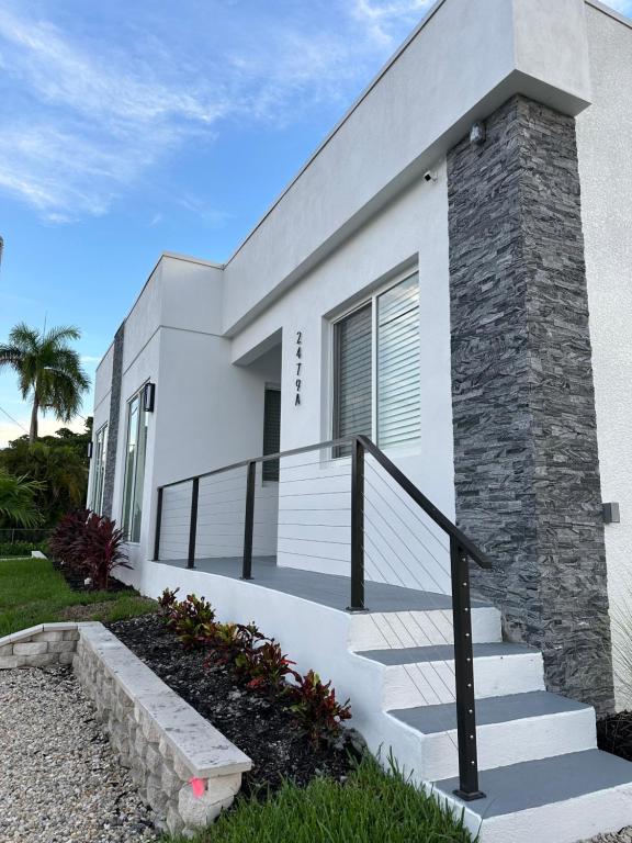 The Pickleball Haven of Naples - Gray Supreme, Naples (updated prices 2026)