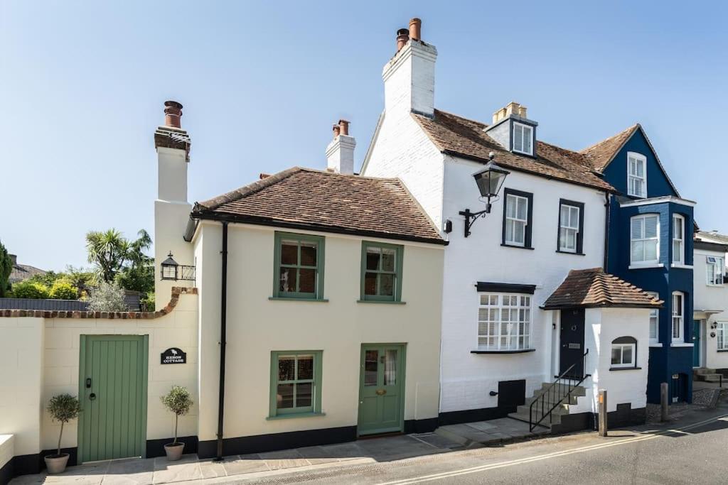Quaint 18th Century Cottage in Lymington, Lymington (updated prices 2026)