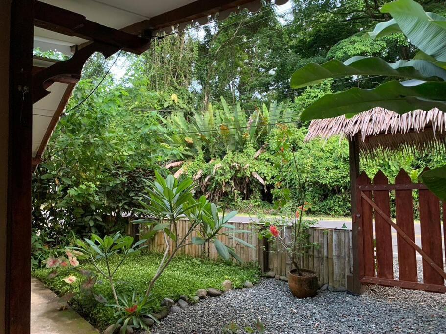 Casa Privada con parqueo, a 200 metros de la playa, Cocles (precios ...