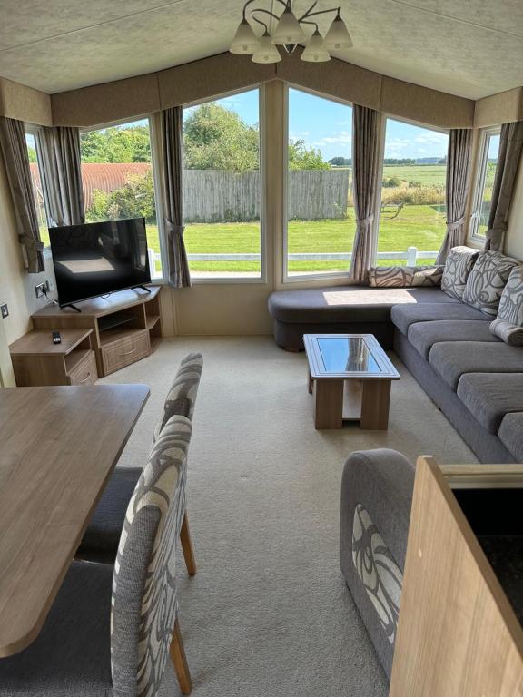 The New Hampton At Wallop, Stockbridge (updated prices 2025)