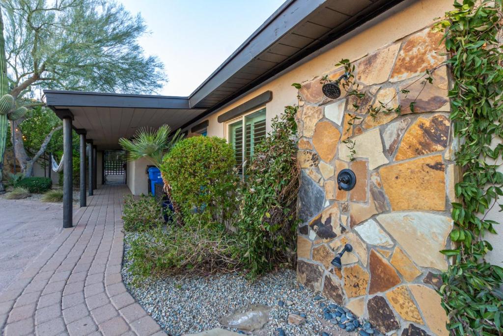 Victor Hugo Phoenix, Phoenix (updated prices 2025)