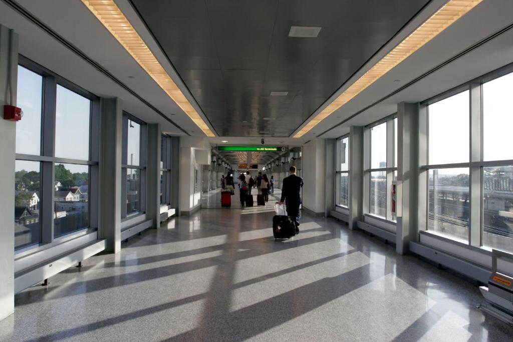 DoubleTree by Hilton New York JFK Airport, Queens (updated prices 2025)