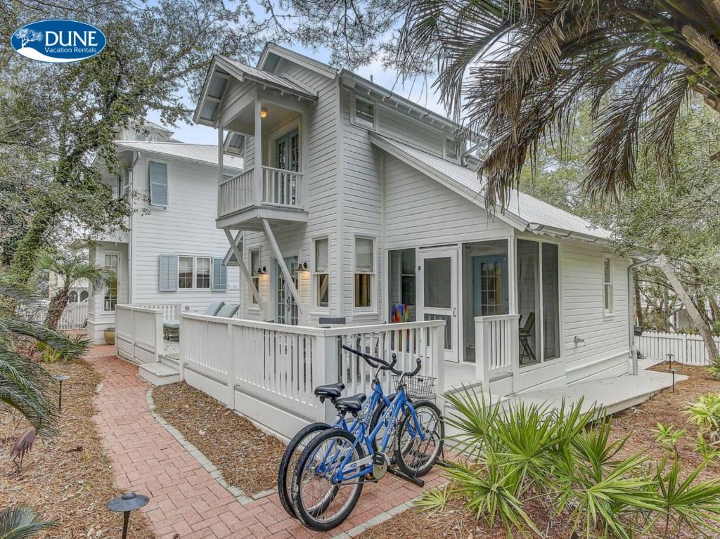 Seaside Cottage "SEA SHACK" Adorable Tupelo Street, Sleeps 4 home ...