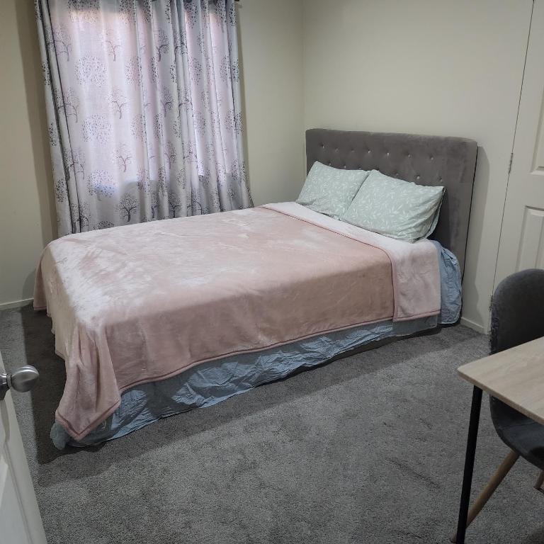 Kate acrage, Auckland (updated prices 2026)