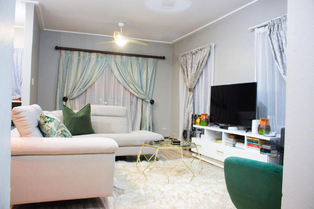 Jackal Luxurious Home, Roodepoort (updated prices 2025)