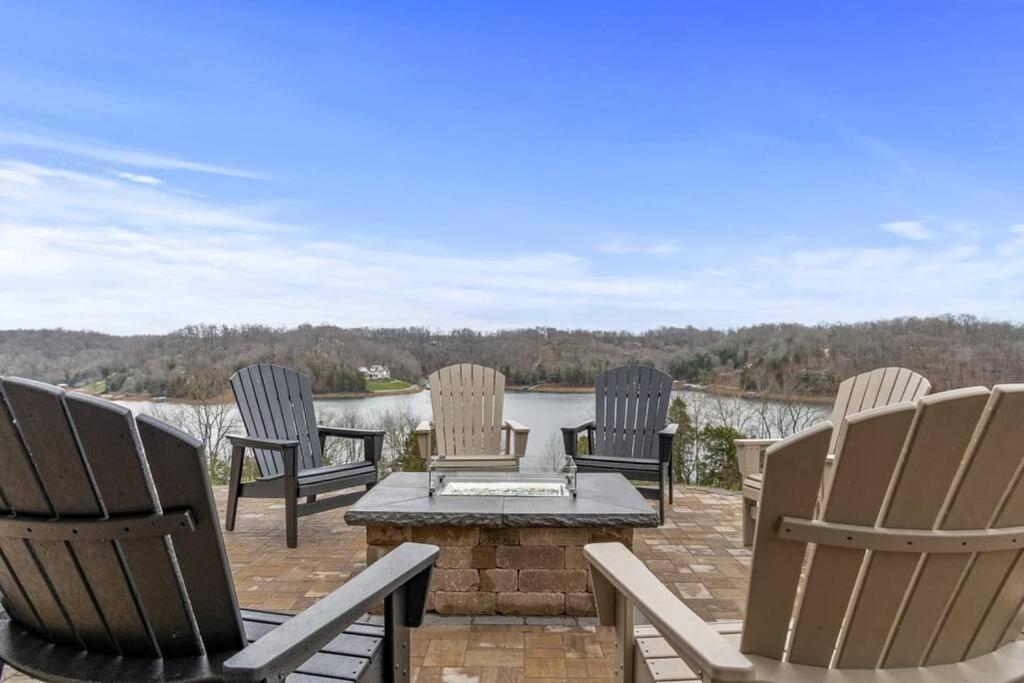Lake Mansion On The Hill wPanoramic Views & Dock, Lynchburg (precios ...