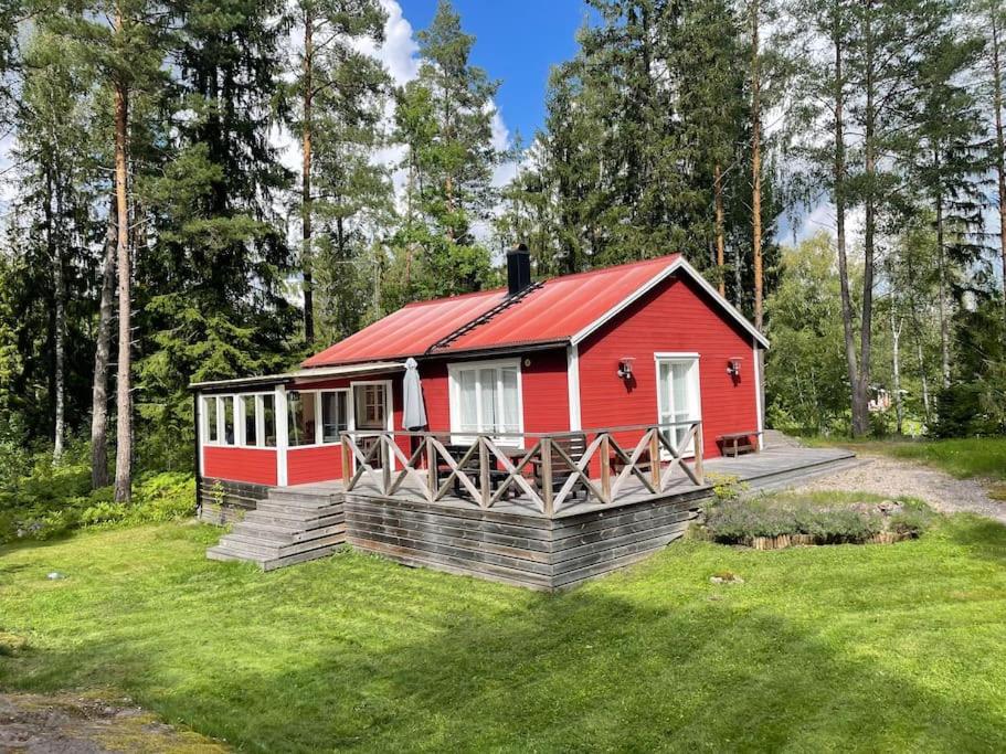 Mysig stuga med bastu, Lågbol (updated prices 2025)