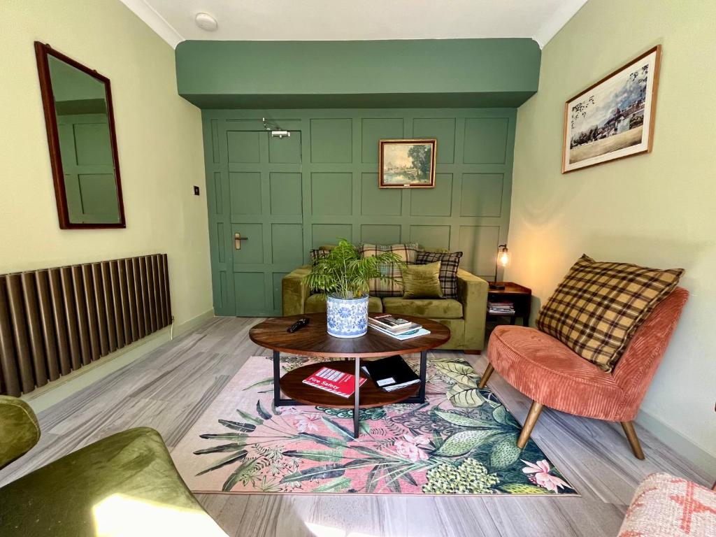 Boutique Castle View 3 Bedroom Apartment, Edinburgh (updated prices 2026)