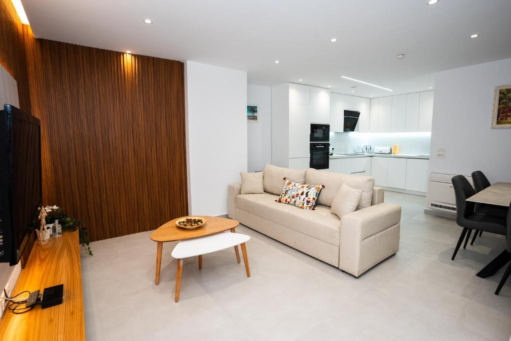 AA flat, Sarandë (updated prices 2026)