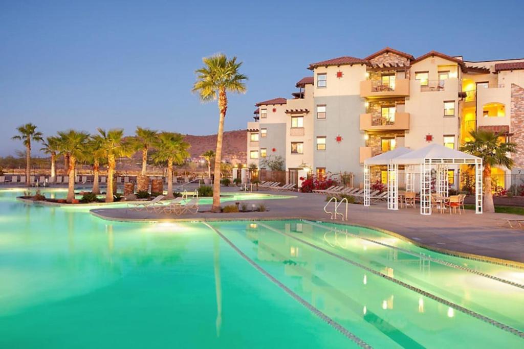 Beautiful Studio Apt in a great resort setting with fountains ...