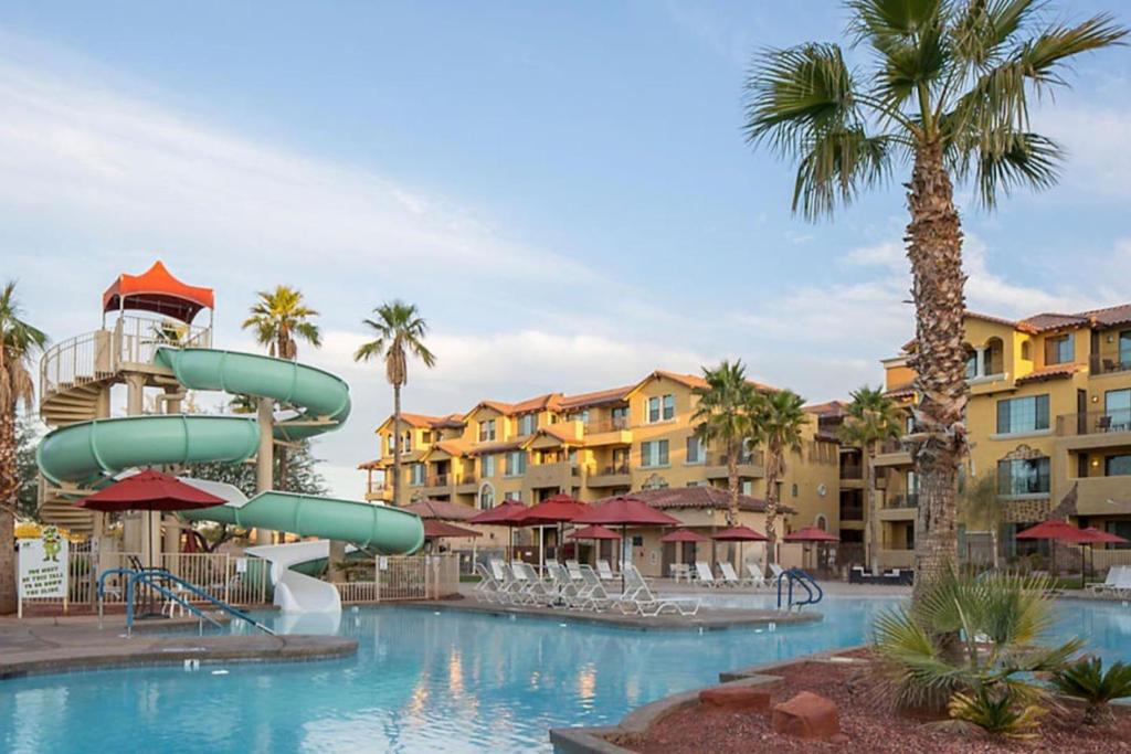 Beautiful Studio Apt in a great resort setting with fountains ...