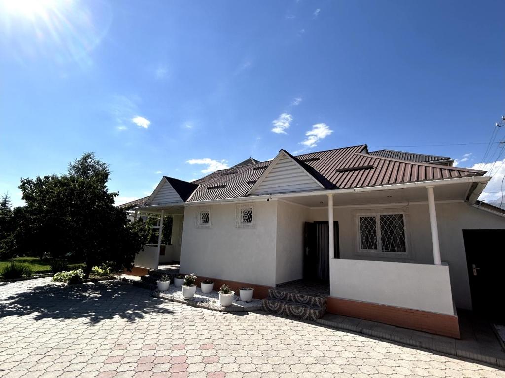 Lake house, Cholpon-Ata (updated prices 2025)