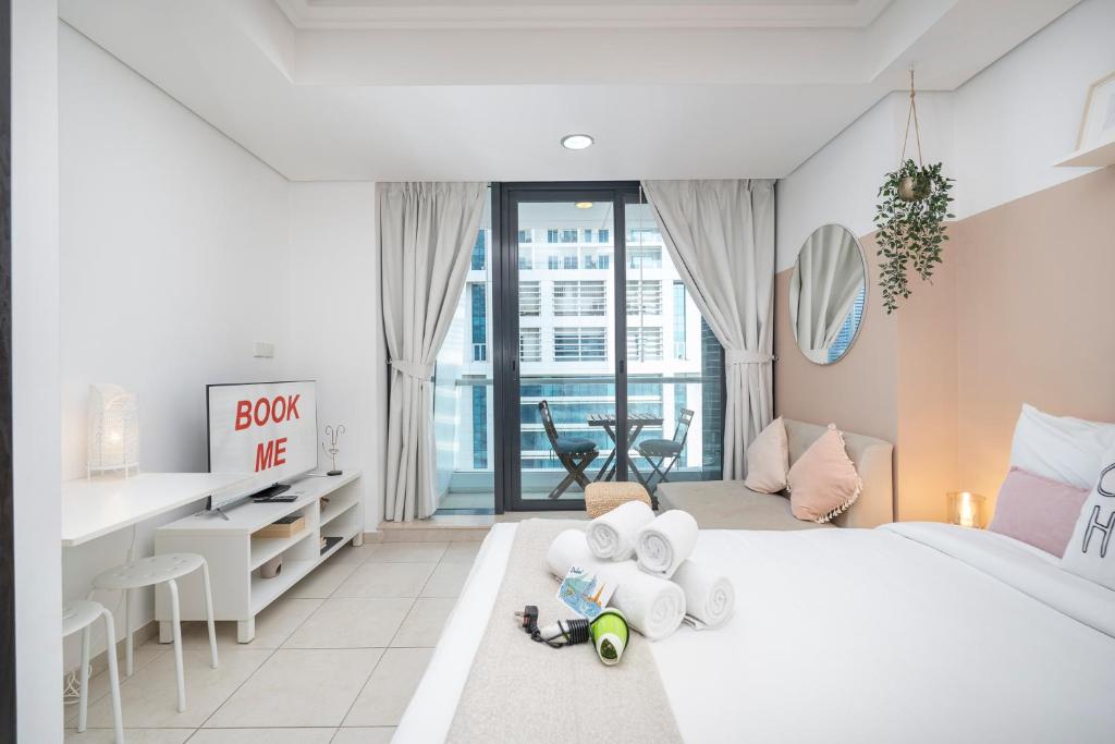 Dazzling Studio sleeps 3 in JLT, Dubai (updated prices 2025)