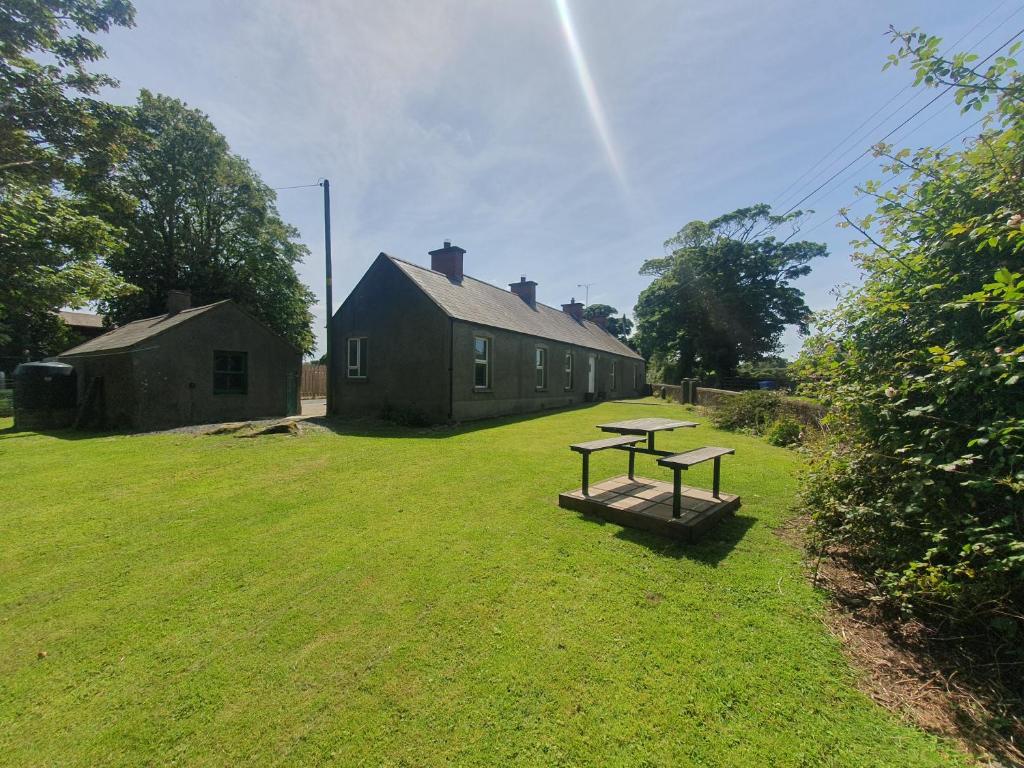 Hollybush Cottage Dundrum, Dundrum (updated prices 2025)